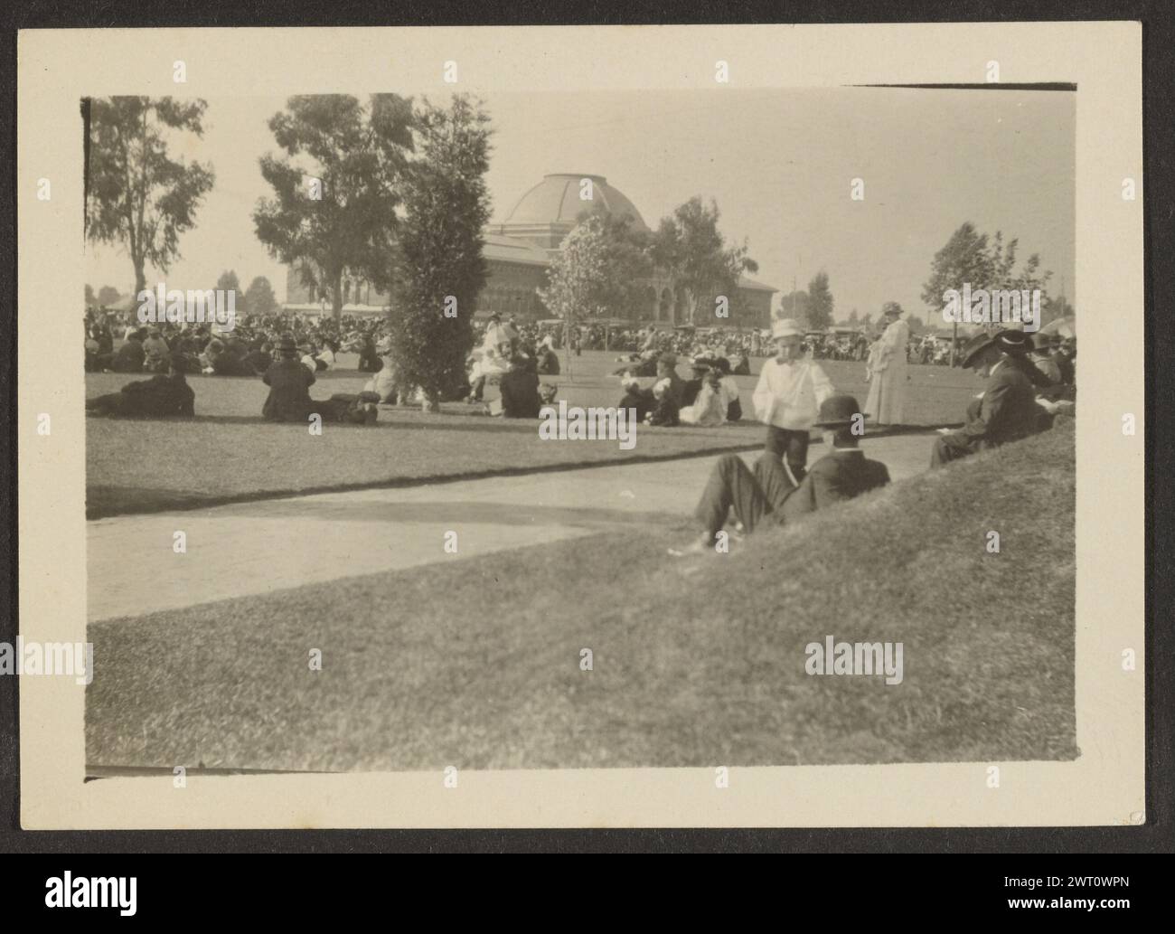 Park Scene. Louis Fleckenstein, photographer (American, 1866 - 1943 ...