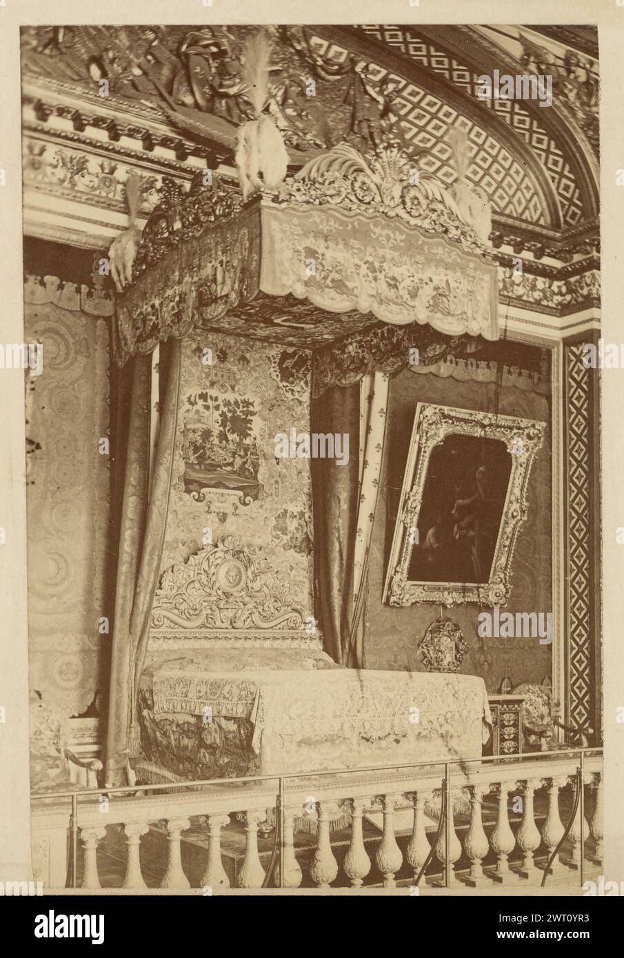 King louis xiv’s bed hi-res stock photography and images - Alamy