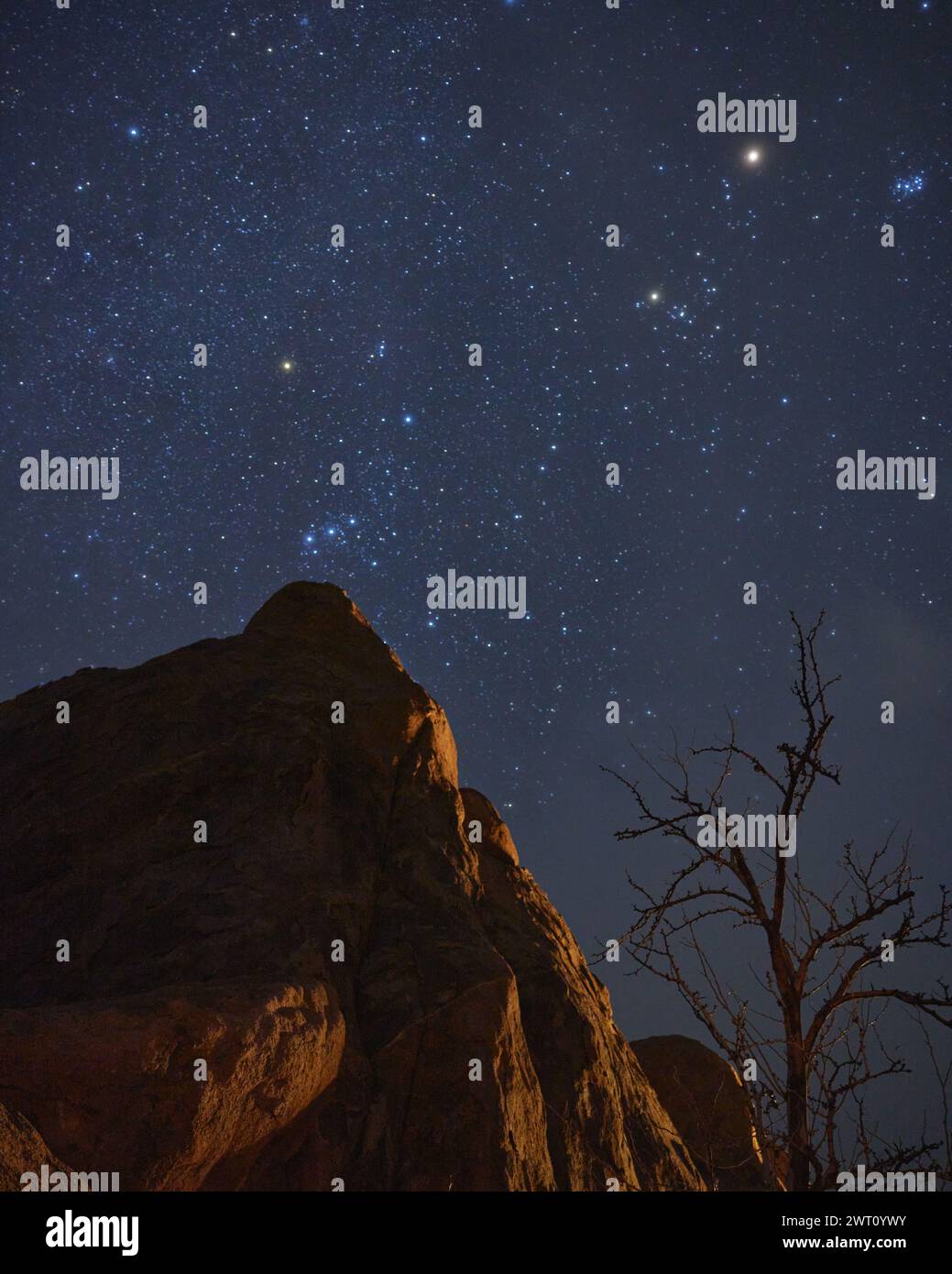 Night sky over california desert hi-res stock photography and images ...