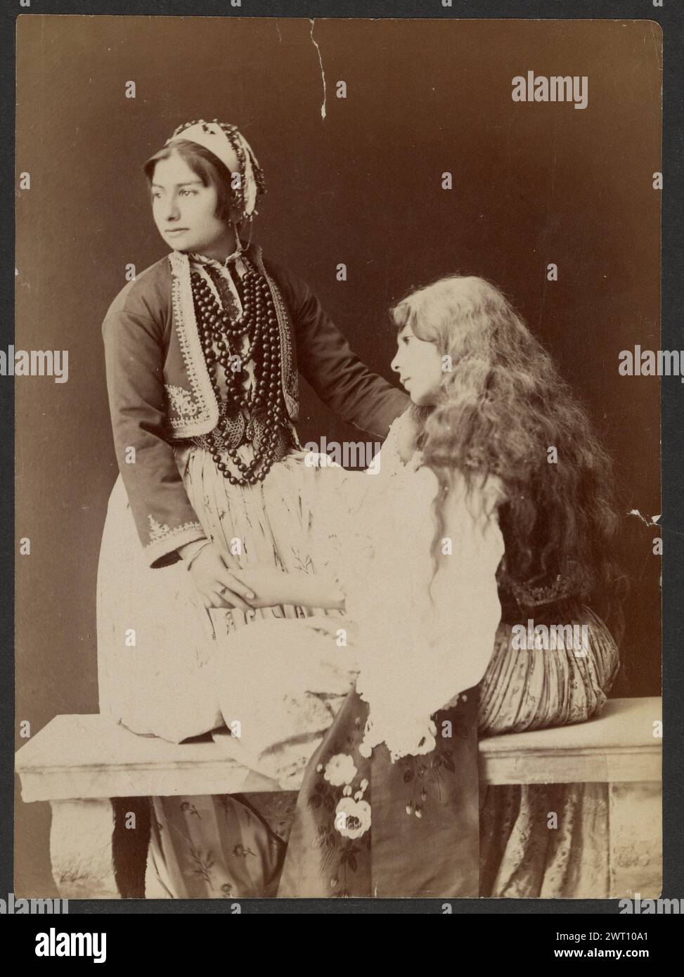 Historic_posture hi-res stock photography and images - Alamy