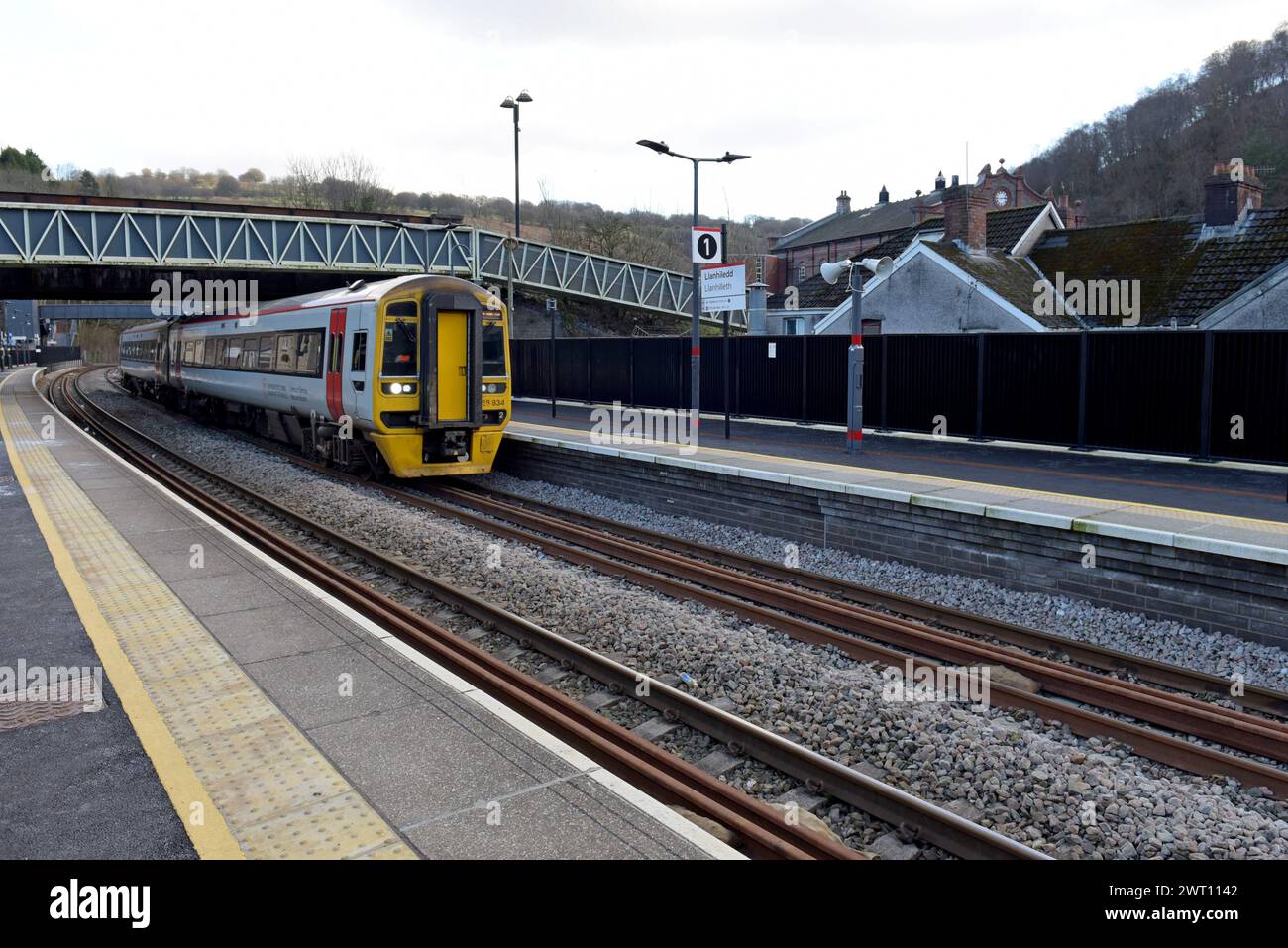 Transport For Wales Sprinter 158284 at Llanhiledd Station's new ...