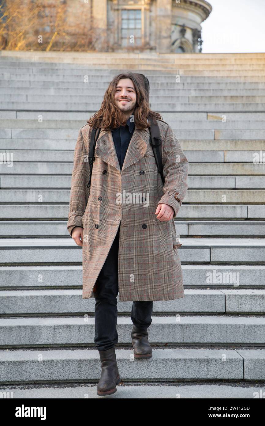 Long hair guy hi-res stock photography and images - Alamy