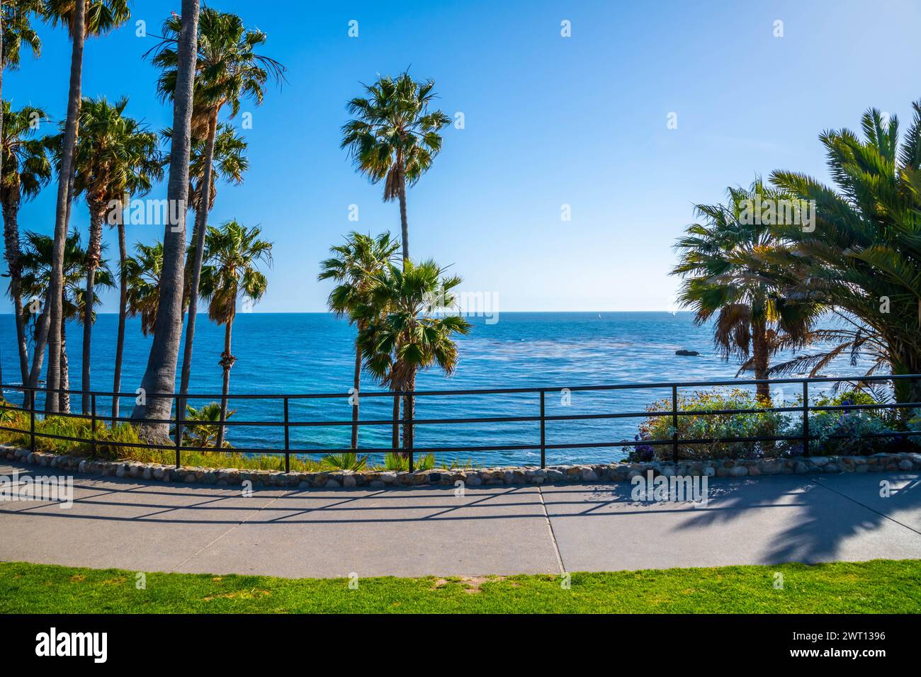 A beautiful overlooking view of nature in Laguna Beach, Californ Stock ...