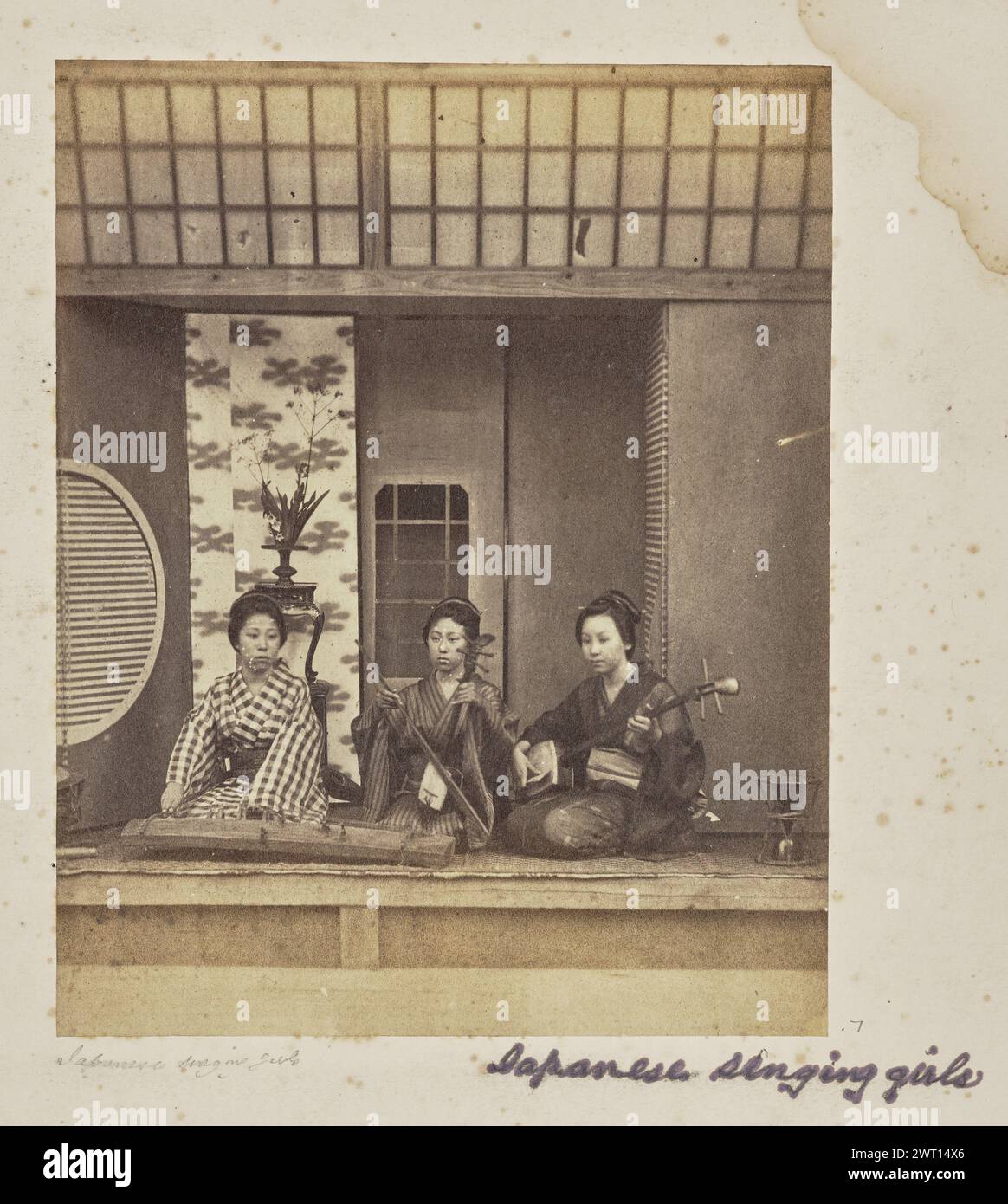 Japanese musical instruments hi-res stock photography and images - Alamy