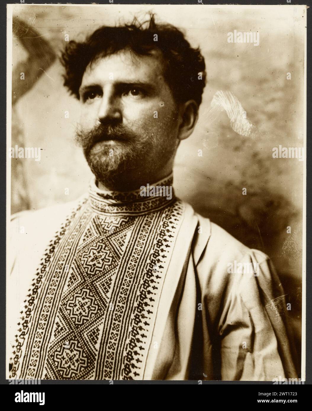 Alphonse mucha portrait hi-res stock photography and images - Alamy