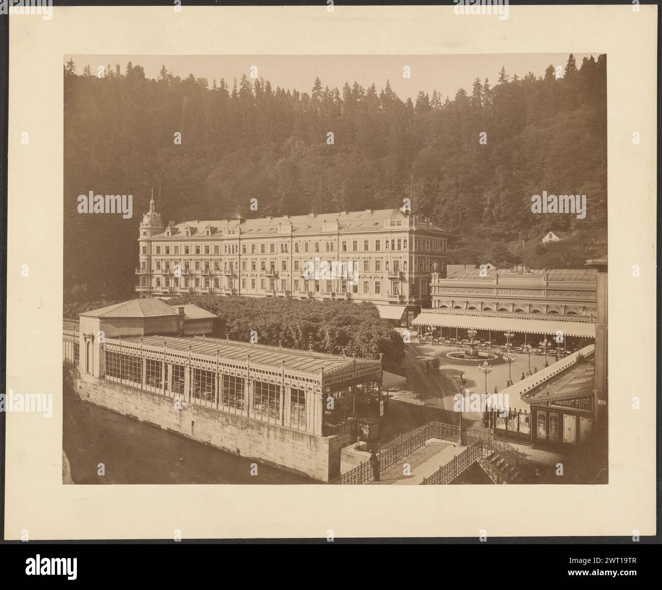 Verso cafe hi-res stock photography and images - Alamy