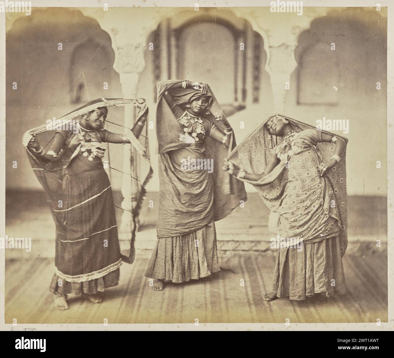 Nautch dance hi-res stock photography and images - Alamy