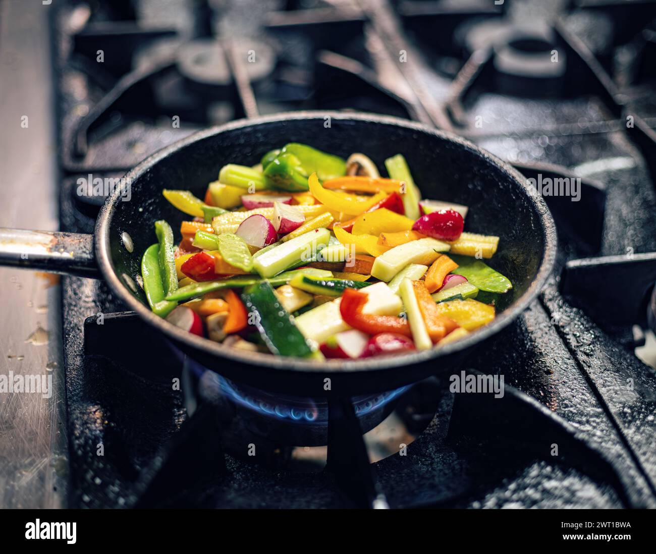 Pan vegetable healthy hi-res stock photography and images - Alamy