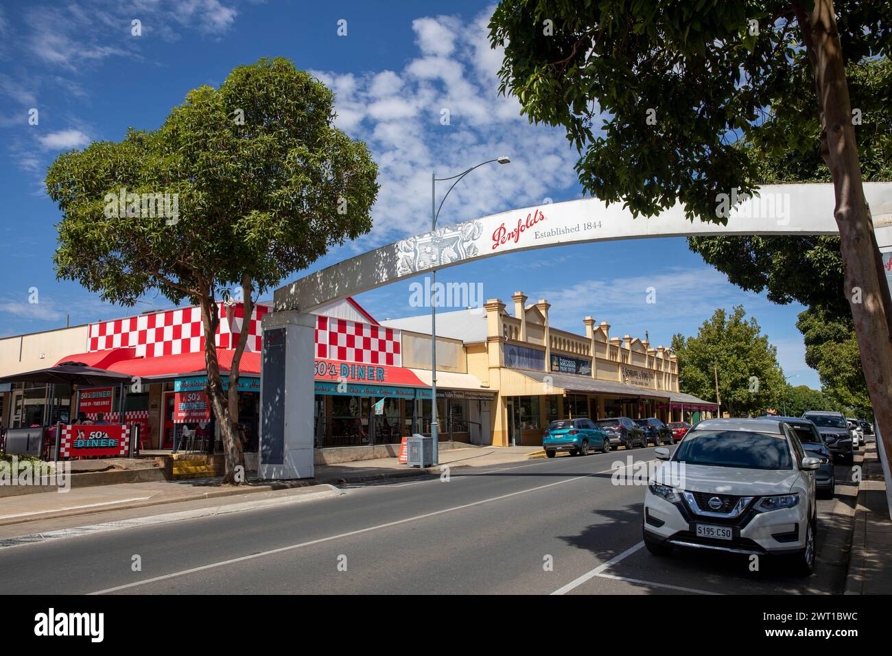 Road archway sponsored by Penfolds wines at entrance to Tanunda town ...