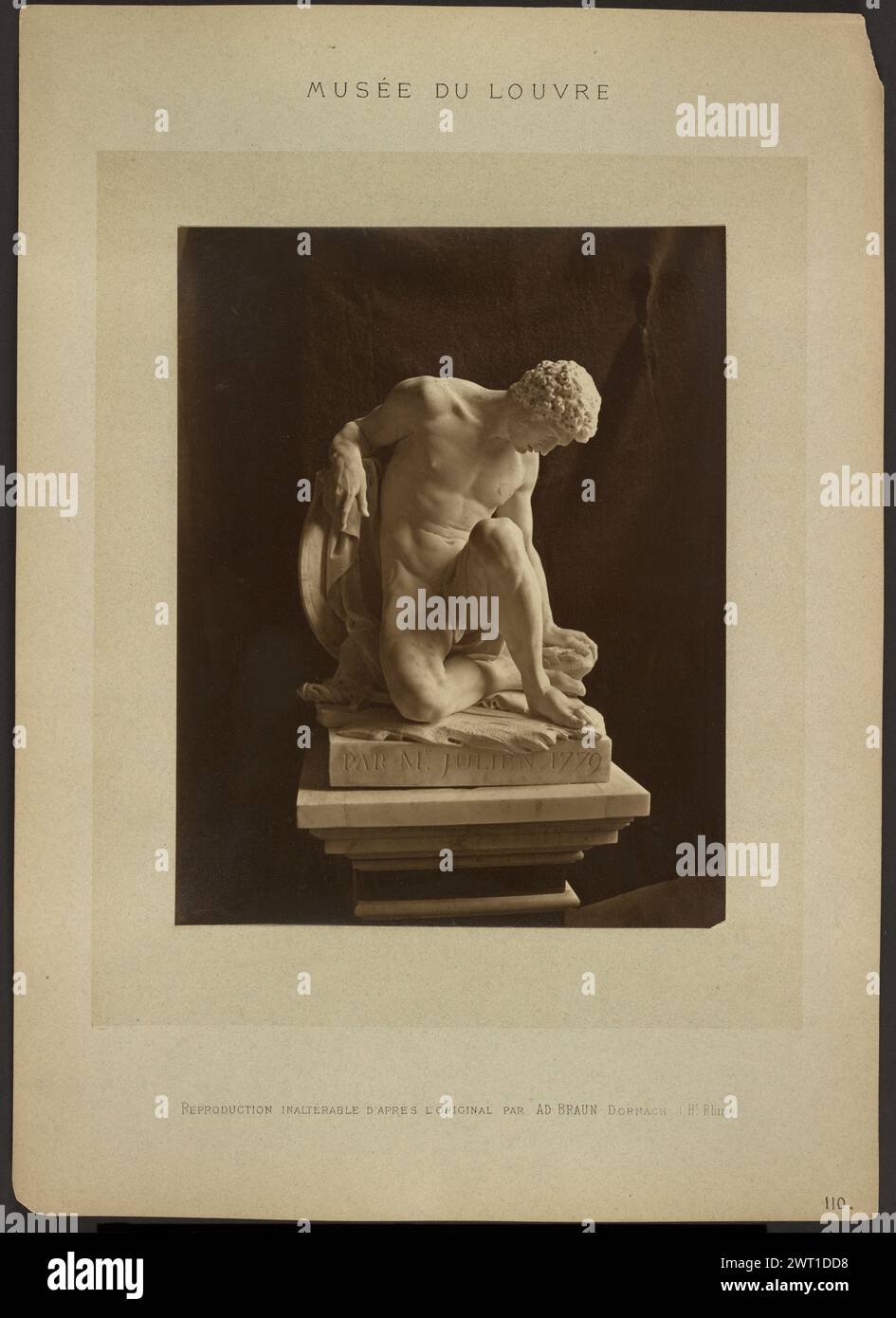 Seated gladiator hi-res stock photography and images - Alamy