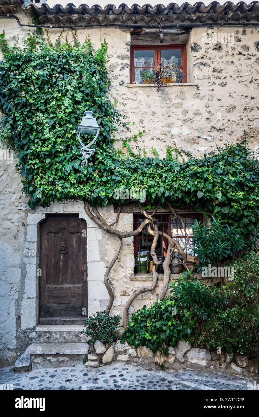 Medieval french house hi-res stock photography and images - Alamy