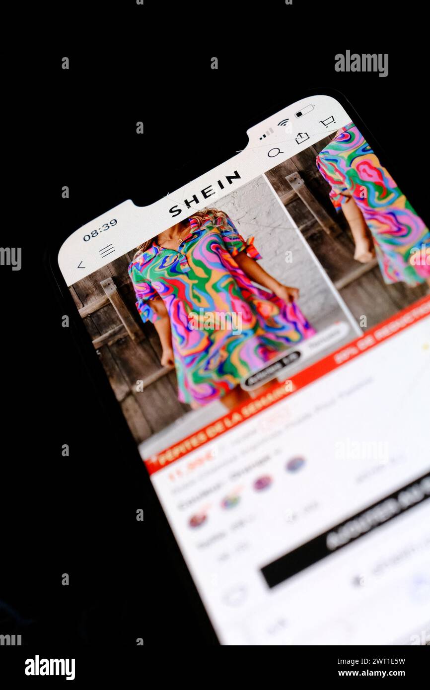 Illustration of Fast fashion, this ephemeral fashion of which the Asian ...