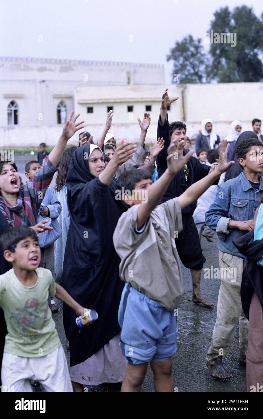 First Gulf War: 23rd March 1991 Desperate Shia Iraqis reach out for ...