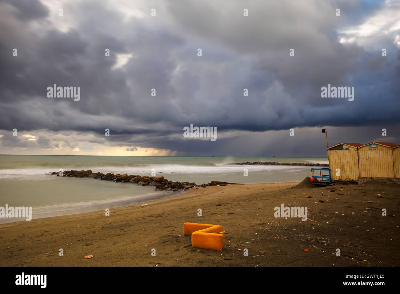 Spiaggia lungomare lungomare lungomare hi-res stock photography and images - Alamy