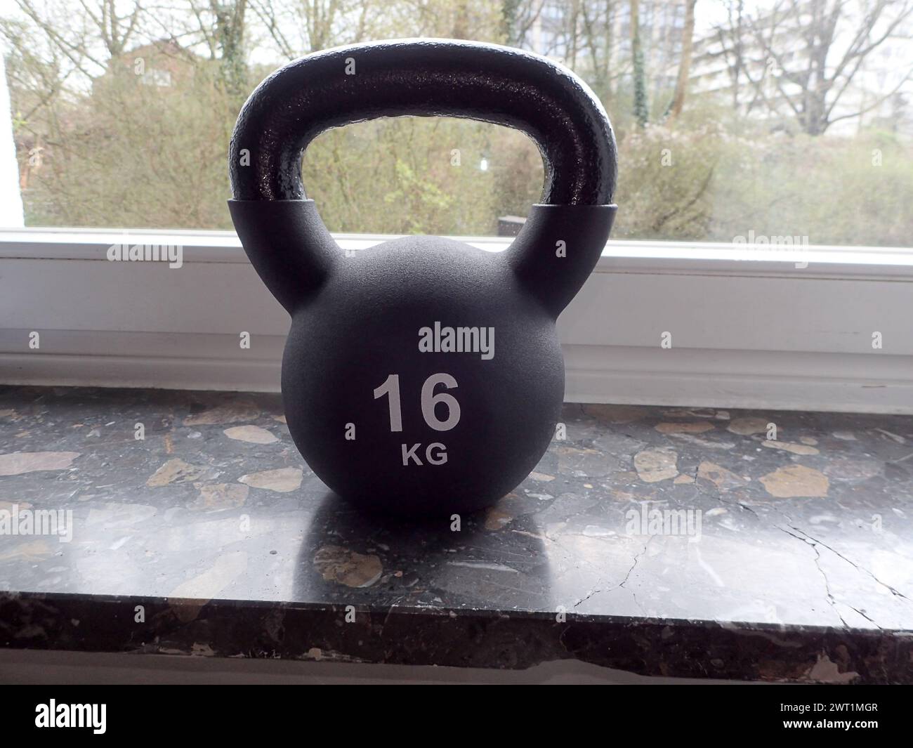 Kettlebell 16 kg Stock Photo - Alamy