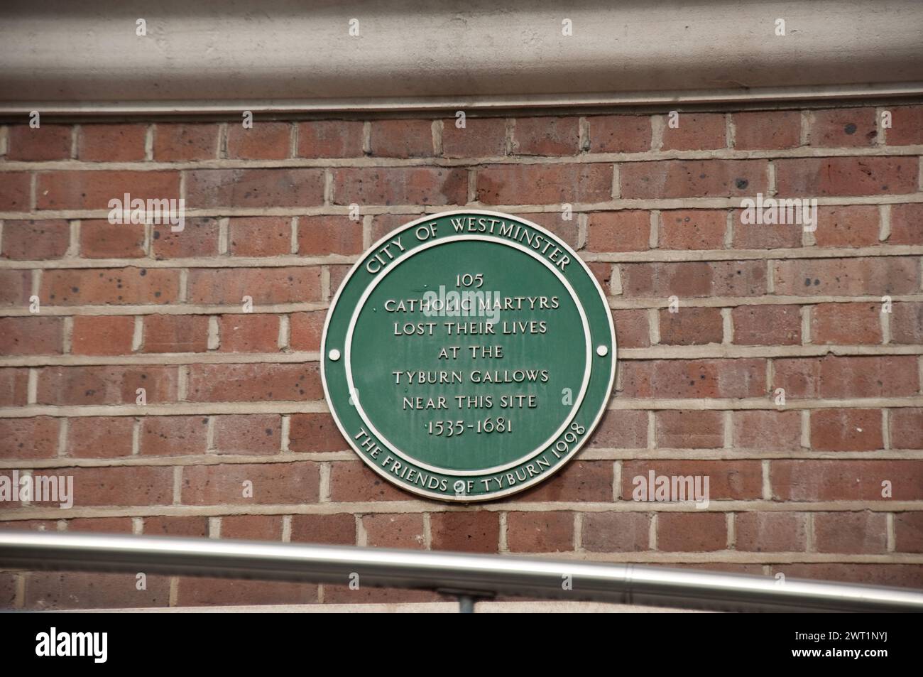 Plaque on Tyburn Convent wall, in memorium of 105 Catholic Martyrs ...