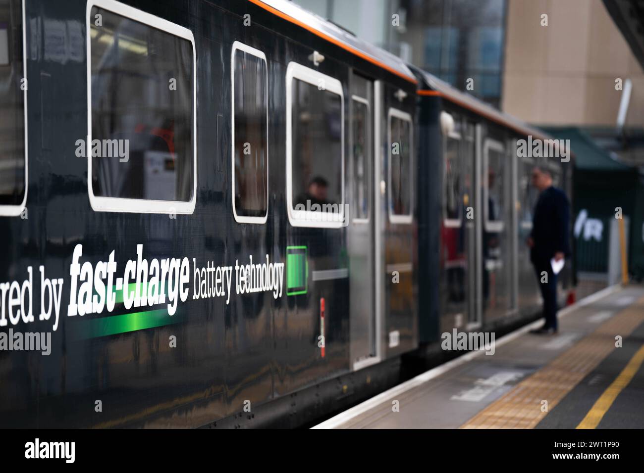 Great Western Railway's rapid-charging battery train at West Ealing ...
