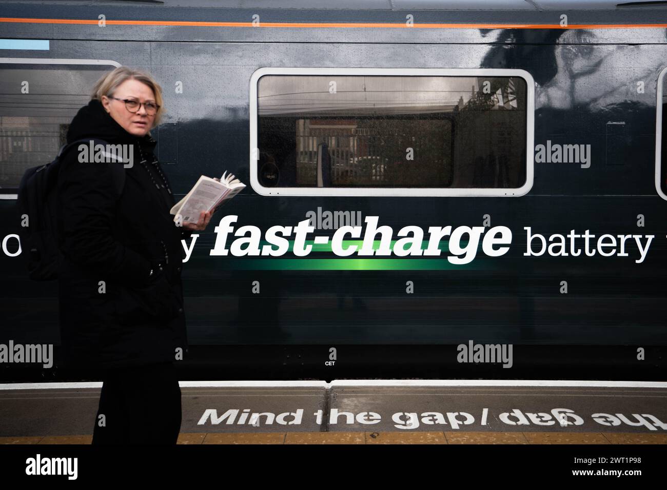 Great Western Railway's rapid-charging battery train at West Ealing ...