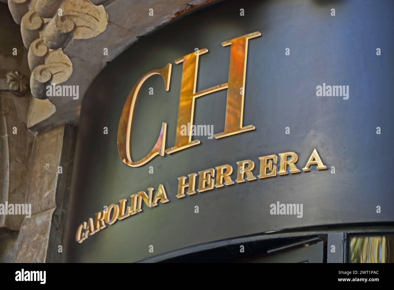 Carolina herrera store hi-res stock photography and images - Alamy