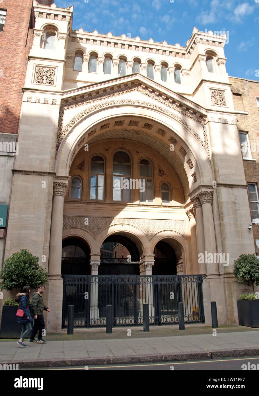 New west end synagogue in bayswater hi-res stock photography and images ...