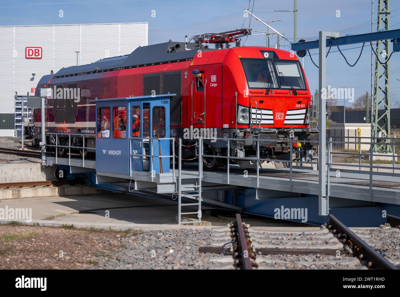 15 March 2024, Saxony-Anhalt, Halle (Saale): A new type of hybrid ...