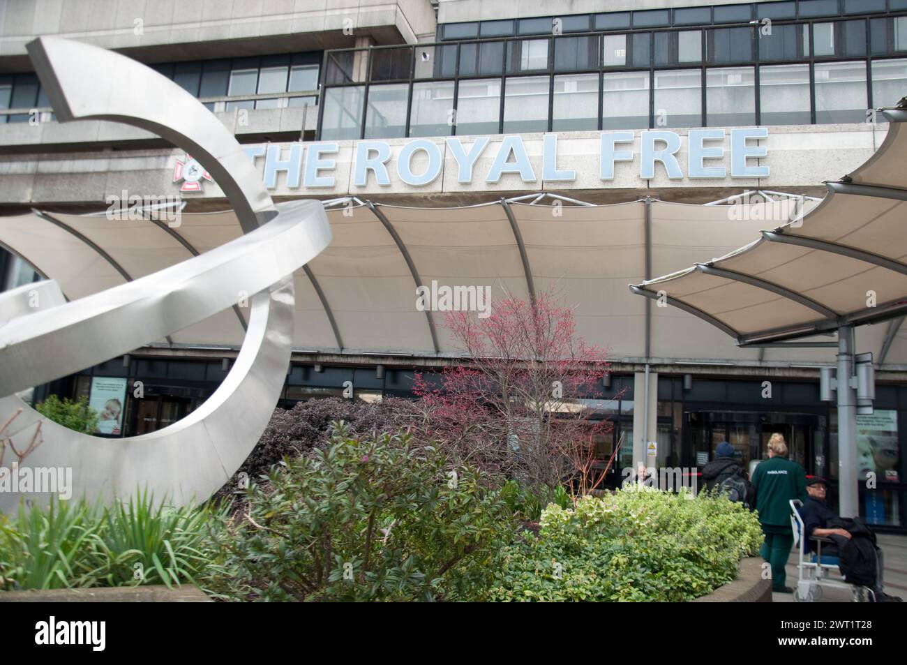 Main Entrance, Royal Free Hospital, Pond Street, Hamstead, London, UK ...