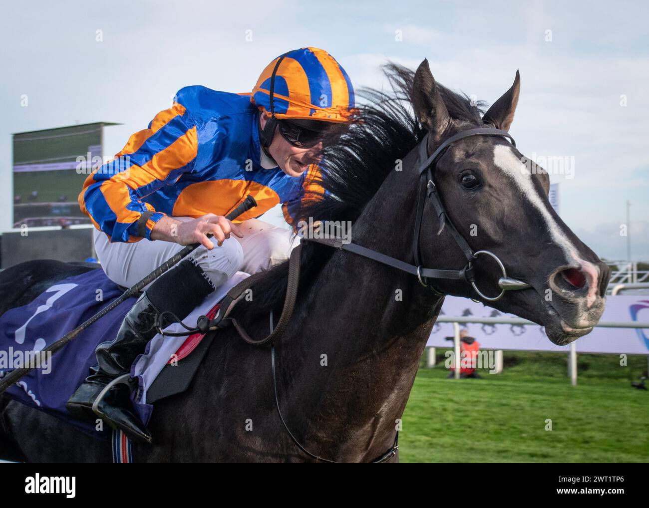 Auguste Rodin and Ryan Moore win Vertem Futurity Trophy Stakes (Group 1 ...