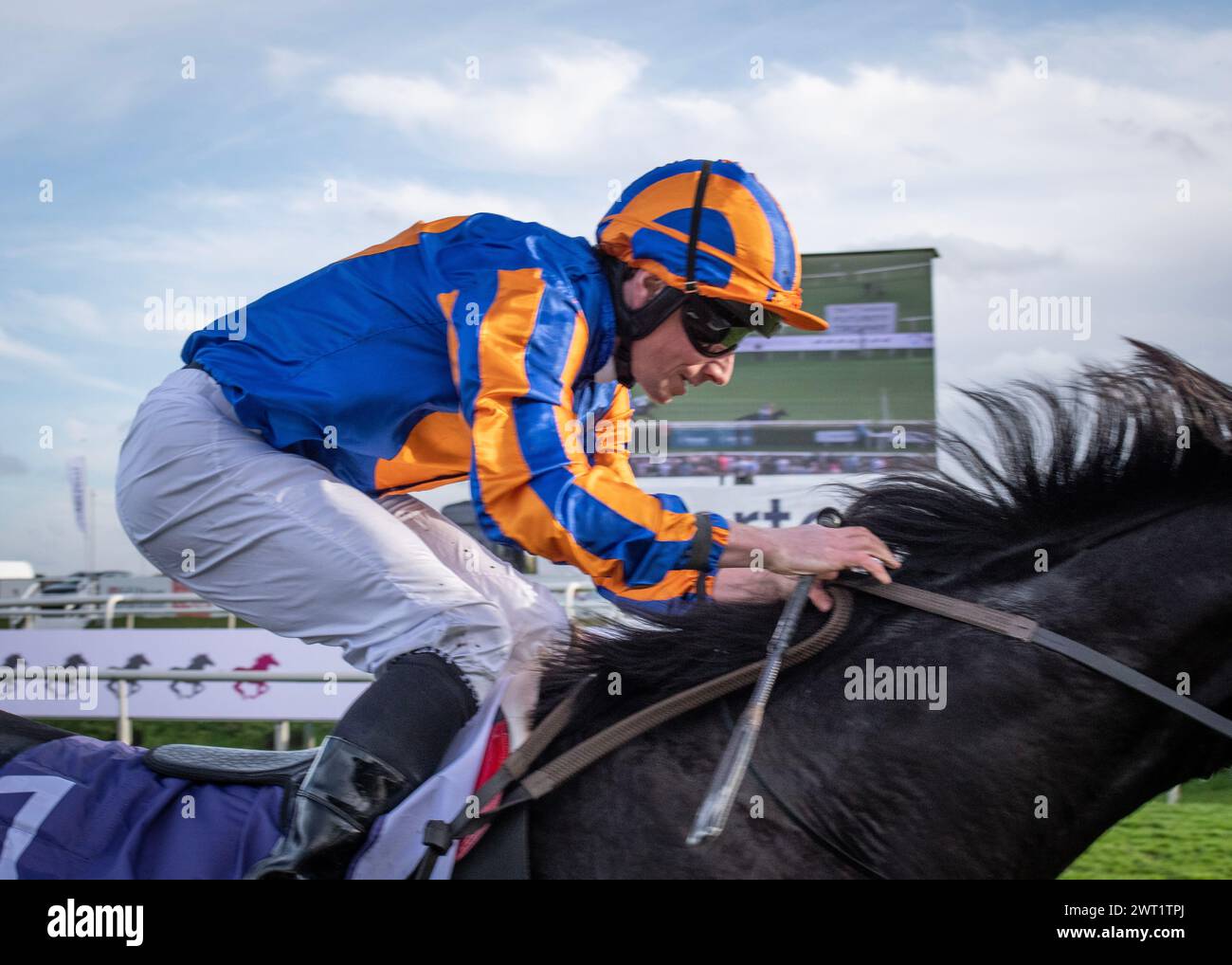 Auguste Rodin and Ryan Moore win Vertem Futurity Trophy Stakes (Group 1 ...