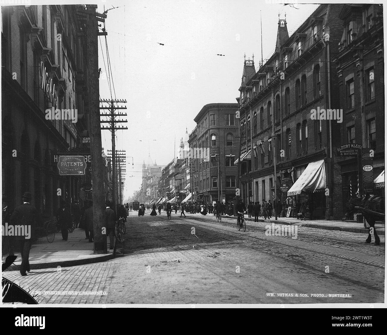 Vintage Street Photography of downtown Toronto. Yonge street Toronto ...