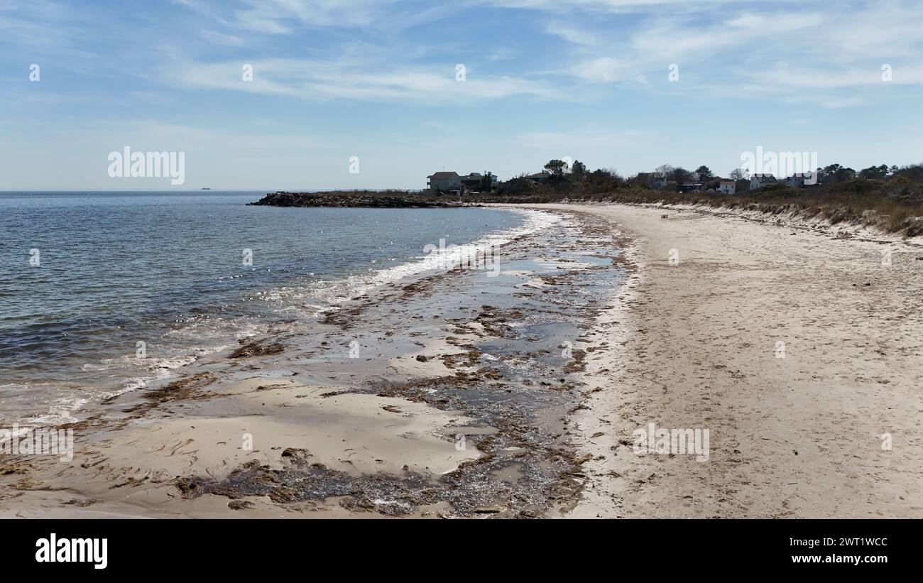 Path winding ocean hi-res stock photography and images - Alamy