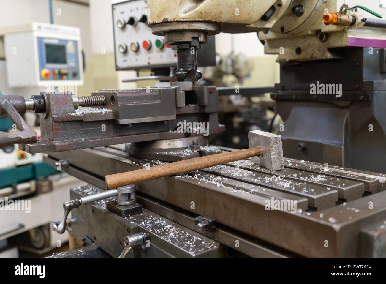 Milling machine hi-res stock photography and images - Alamy