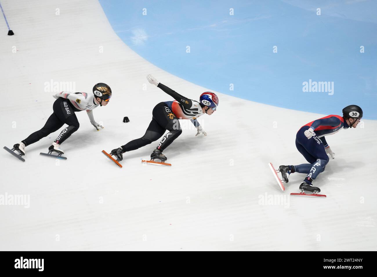 South Korea's Dae Heon Hwang, center, France's Quentin Fercoq, right ...