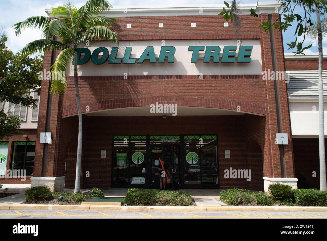 Plantation, USA. 14th Mar, 2024. A Dollar Tree location in Plantation ...