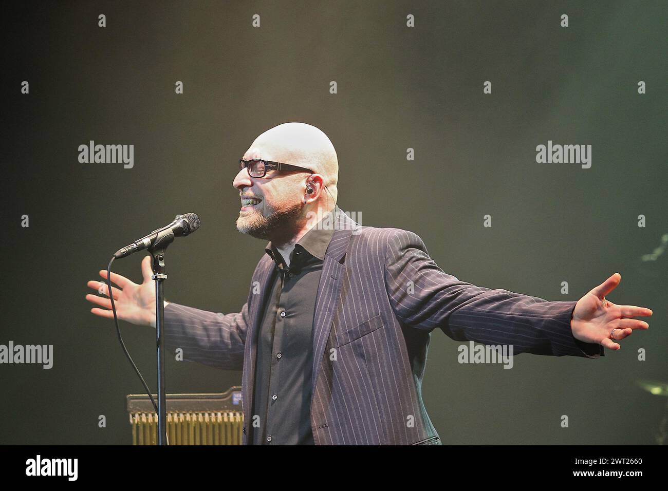 Mario biondi live concert hi-res stock photography and images - Alamy