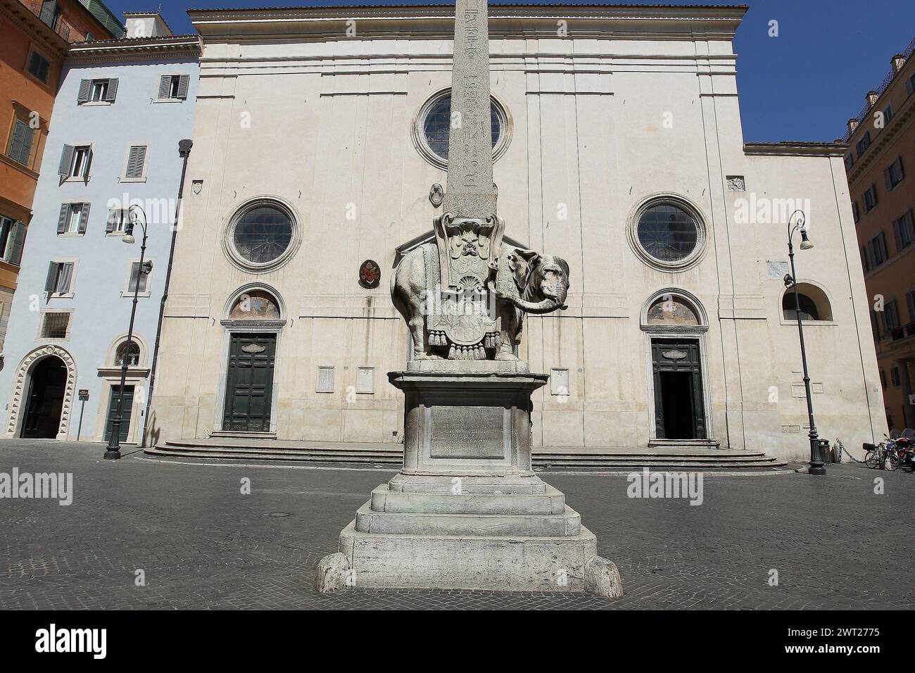 Monumento minerva hi-res stock photography and images - Alamy