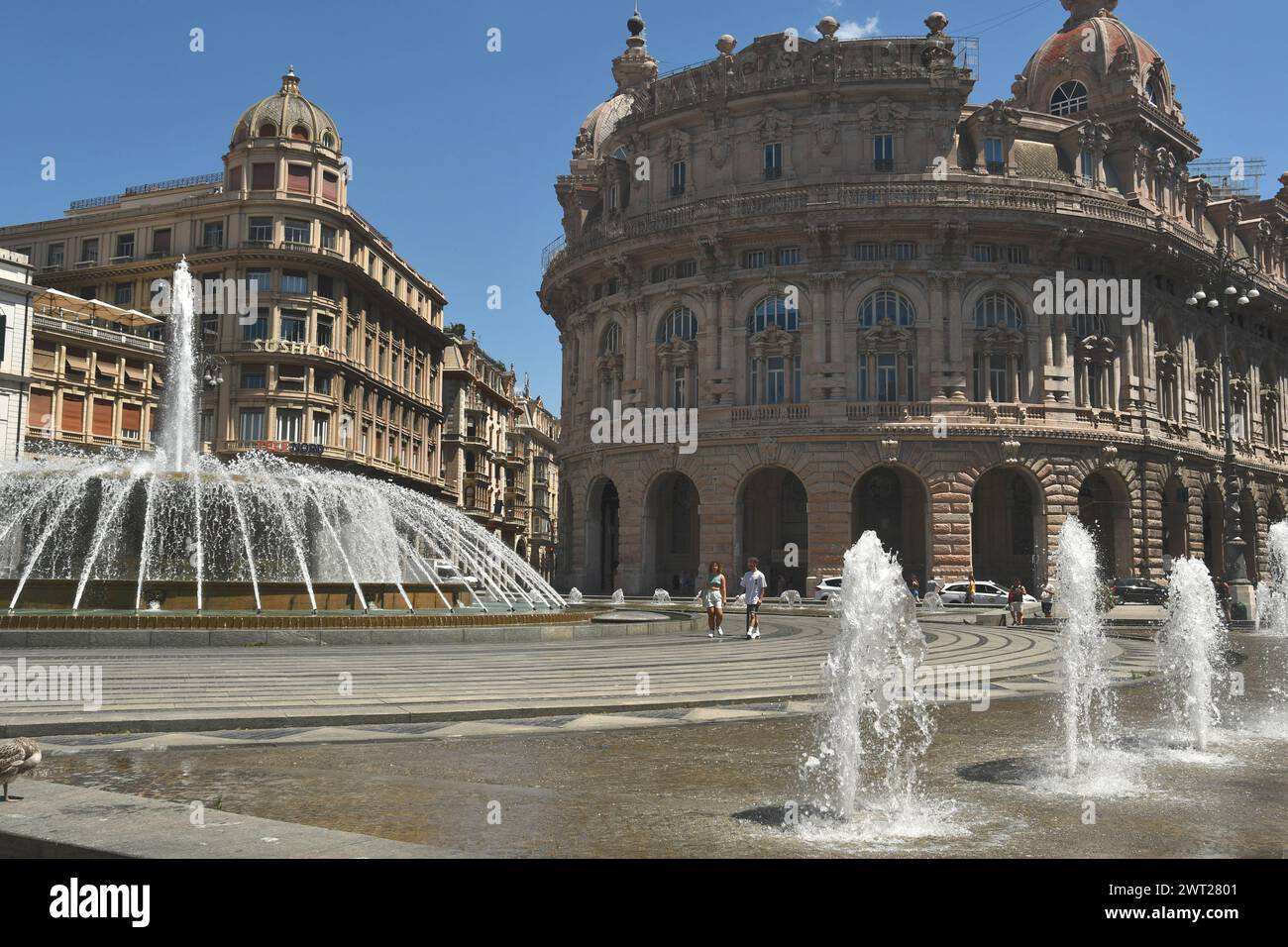Piazza de ferrari square hi-res stock photography and images - Alamy