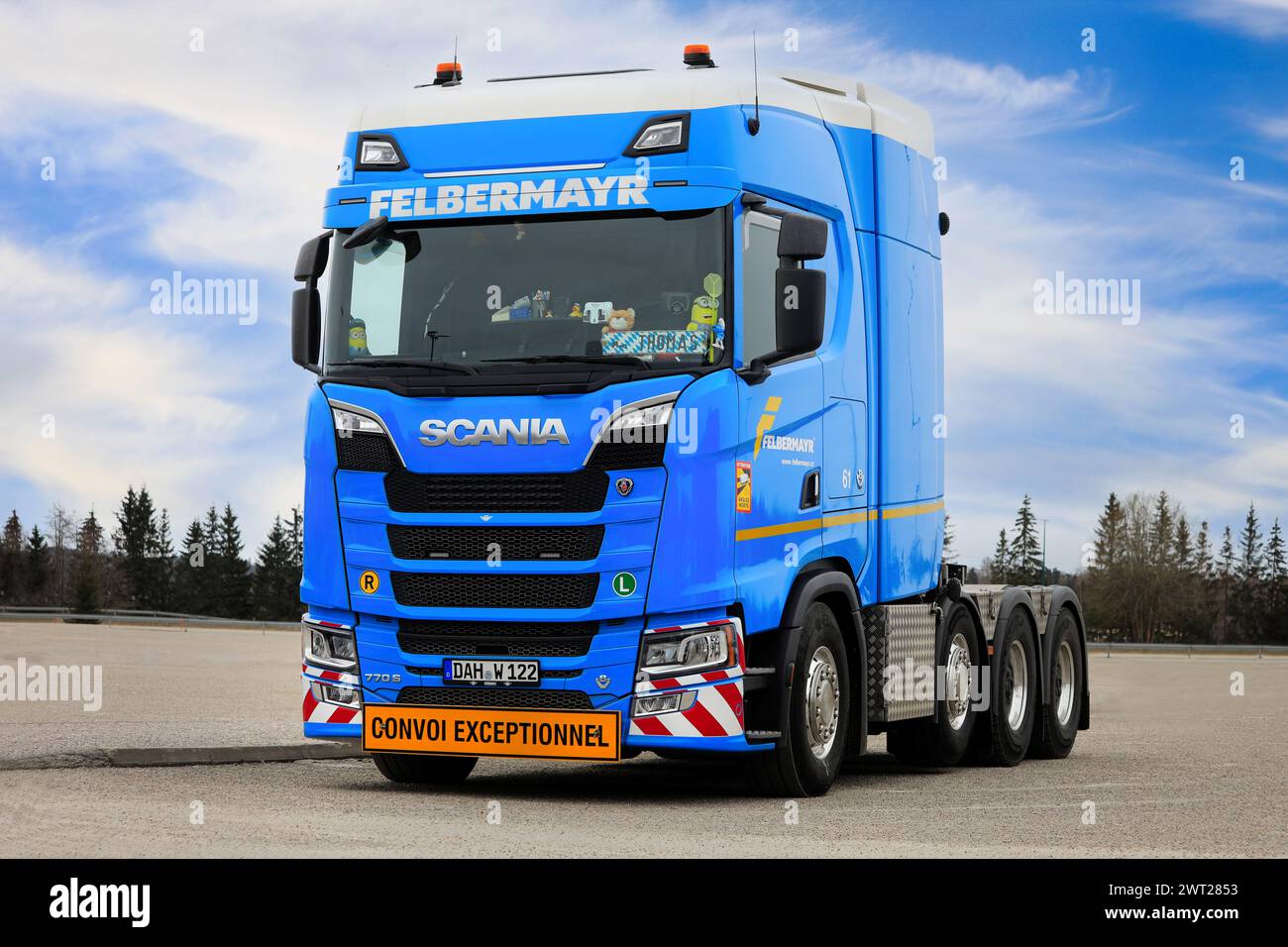 Customized blue Scania 770S truck Felbermayr for exceptional load ...