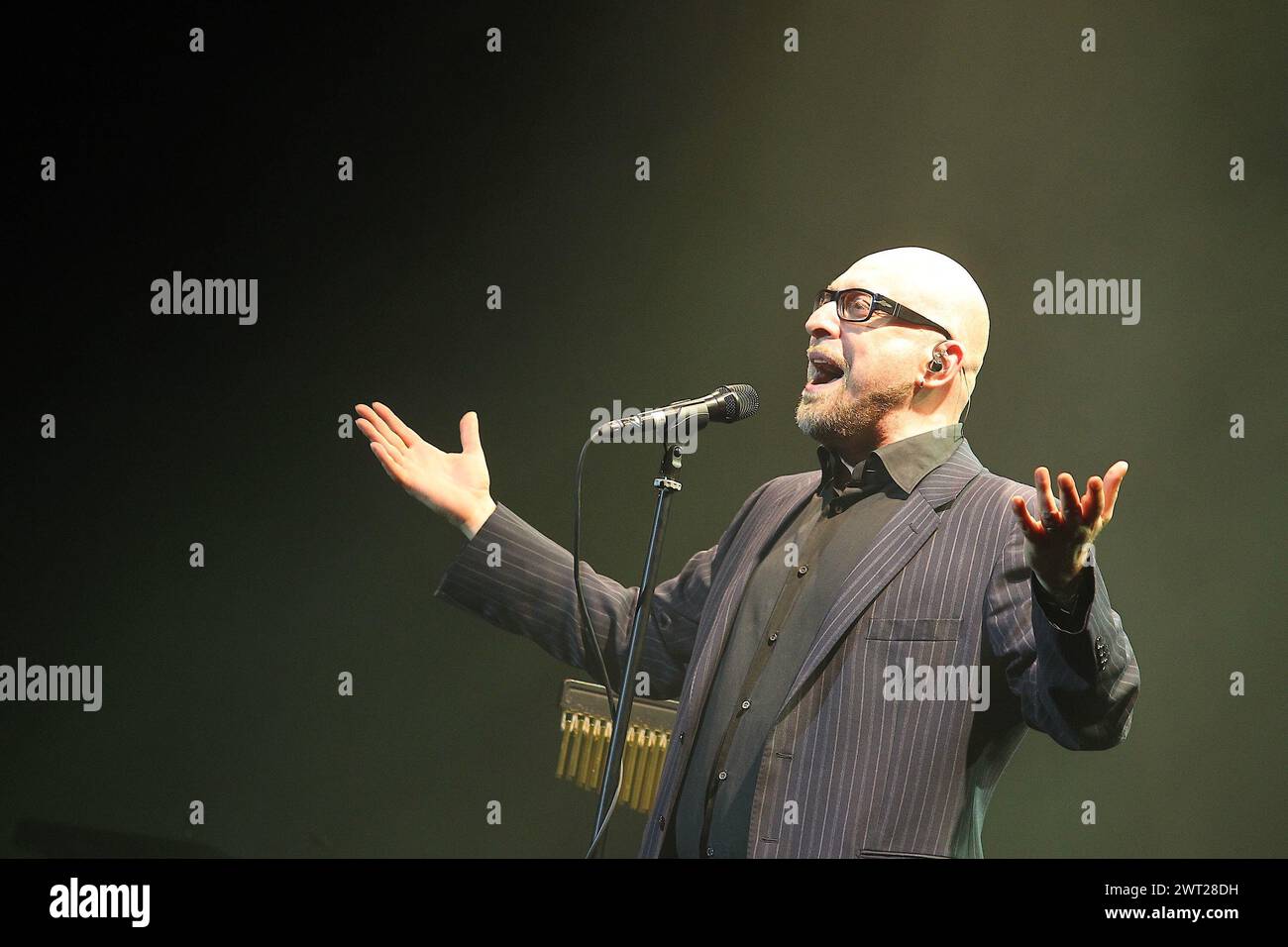 Mario biondi live concert hi-res stock photography and images - Alamy