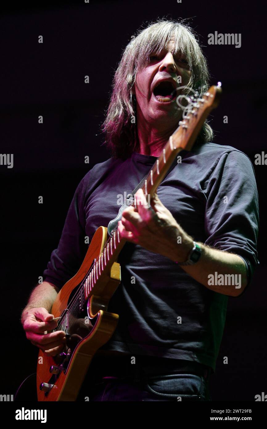 Jazz guitarist Mike Stern in concert at "Campania Center" with Victor ...