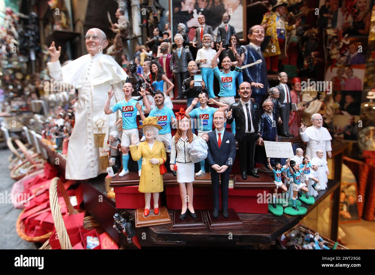 The English princes William and Kate, with the newborn baby, in the ...