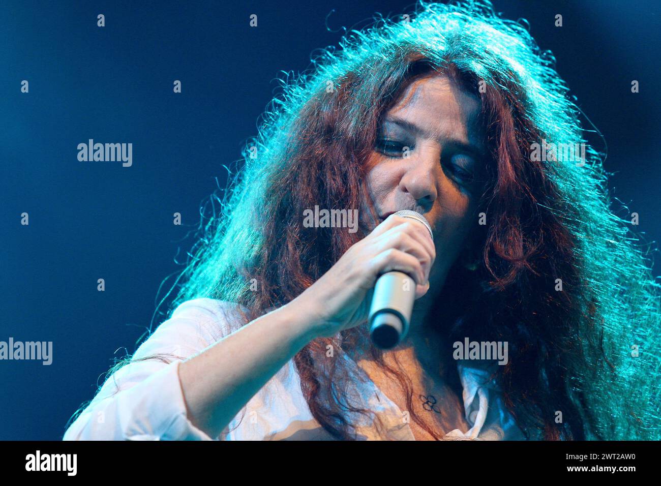 Cantante napoletana hi-res stock photography and images - Alamy