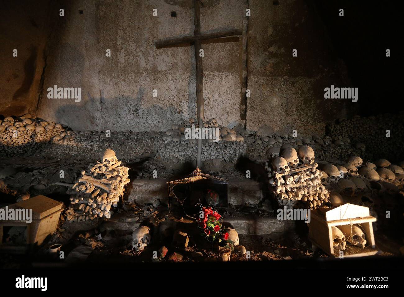 Internal view of Fontanelle cemetery. Over 40,000 skulls and skeletons ...