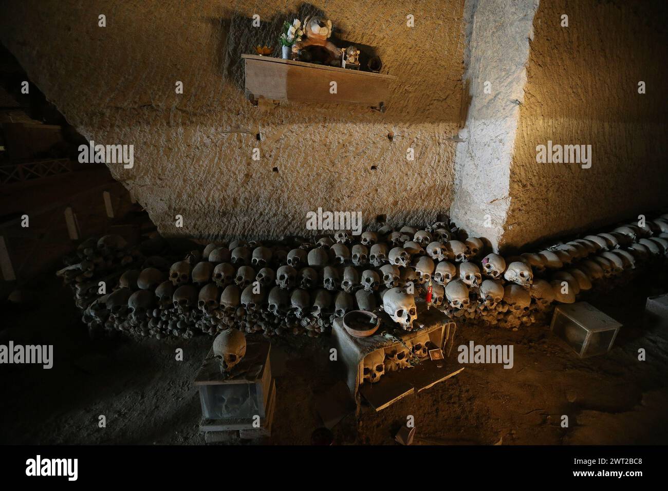 Internal view of Fontanelle cemetery. Over 40,000 skulls and skeletons ...