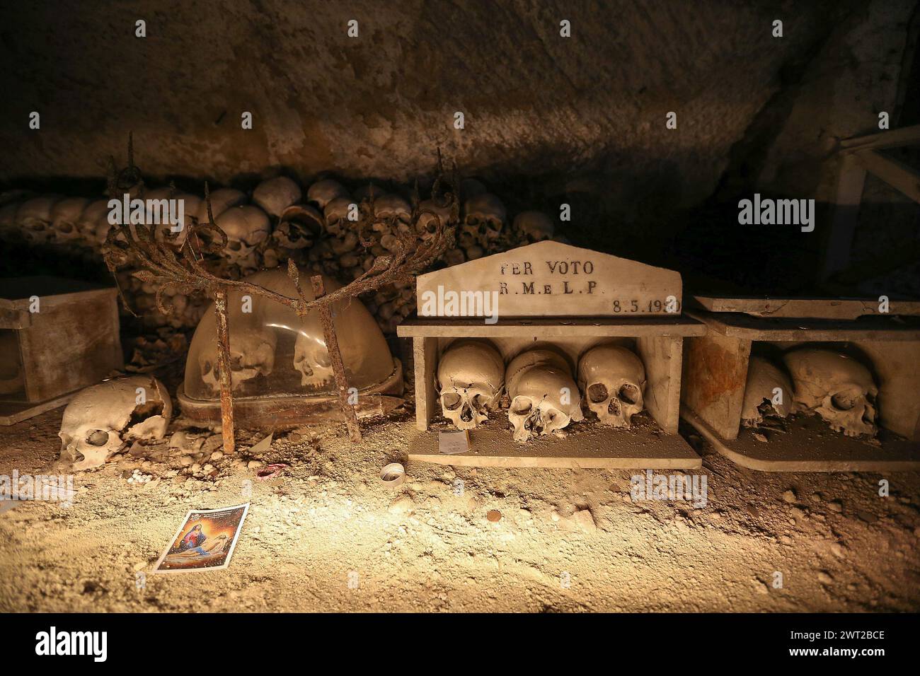 Internal view of Fontanelle cemetery. Over 40,000 skulls and skeletons ...