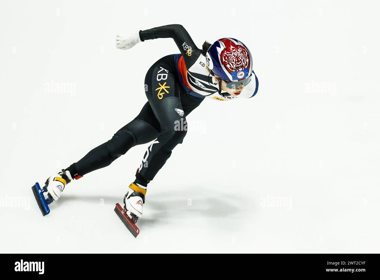 ROTTERDAM - Jiwon Park (KOR) during the 500 meter heats for women at ...