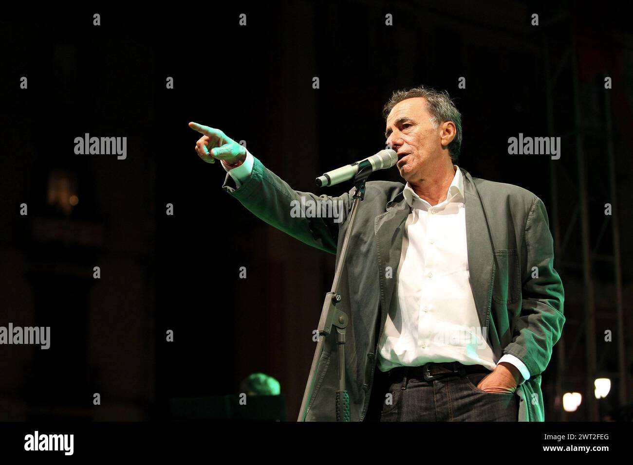 The italian singer and songwriter, Roberto Vecchioni, during a concert ...