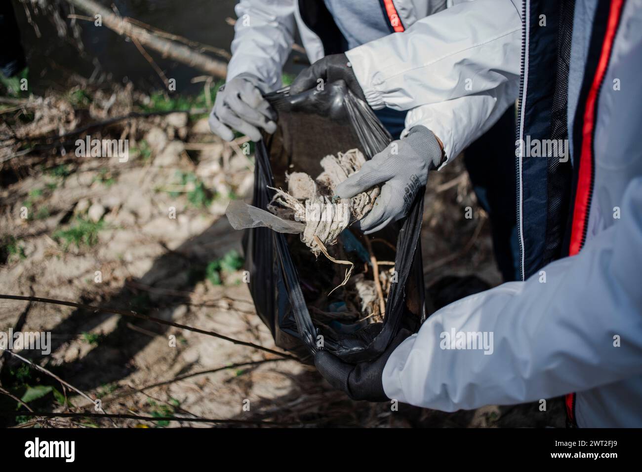 Garbage collection during the '1m2 for rivers, lakes and reservoirs ...