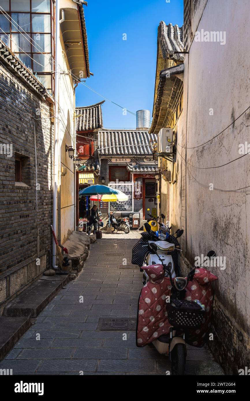 Xizhou Ancient Town, Yunnan, China Stock Photo - Alamy