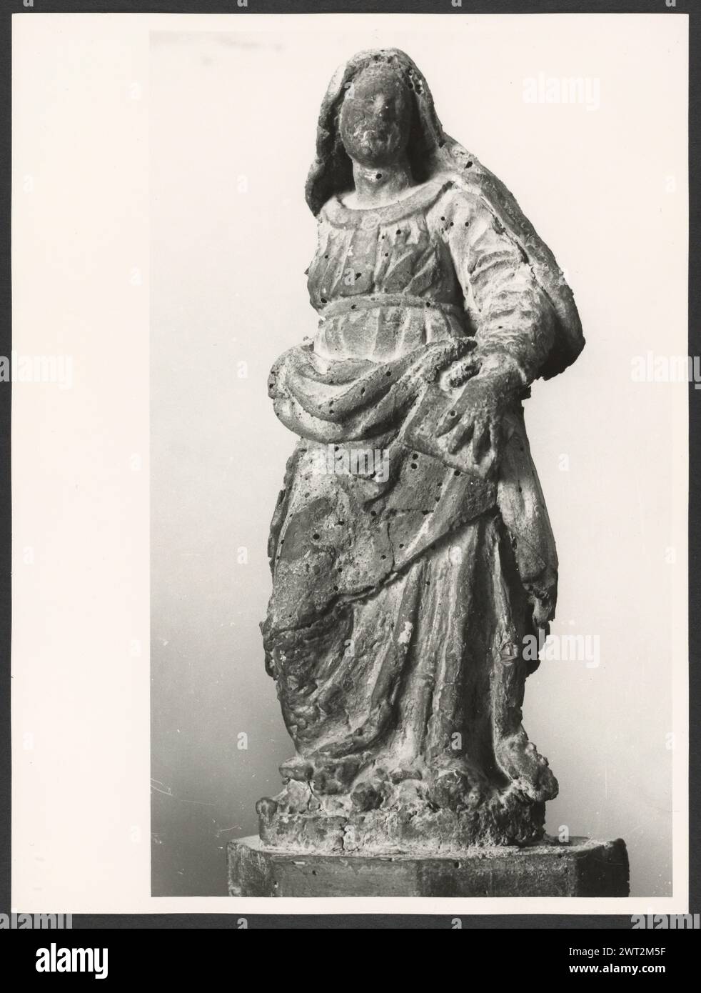 Ivory statue roman hi-res stock photography and images - Alamy