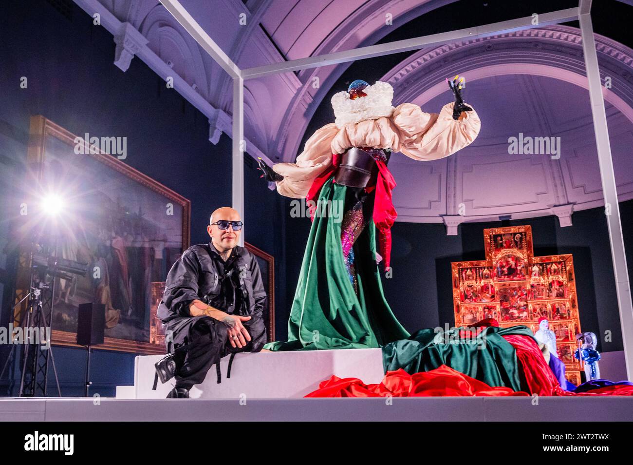 Live dressing with his muse hi-res stock photography and images - Alamy